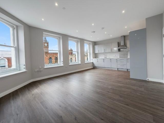 Sutton Court Road, Sutton SM1, 3 bed flat to rent, £2,000 pcm | PrimeLocation