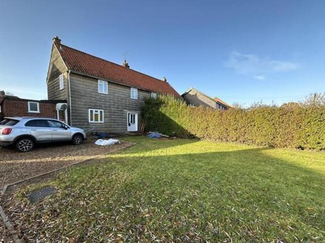 Sutton Crescent, Freethorpe, 3 Bedroom House