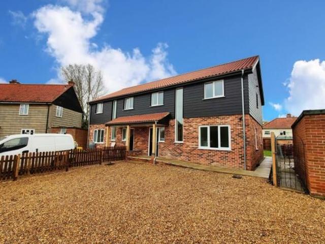 Sutton Crescent, Freethorpe, Norwich NR13, 4 bed property to rent, £1,500 pcm | PrimeLocation