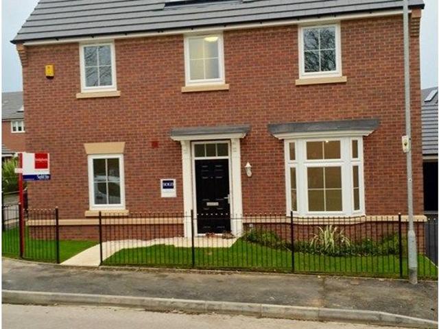 Sutton Avenue, Newcastle Under Lyme ST5, 4 bed detached house to rent, £1,700 pcm | PrimeLocation
