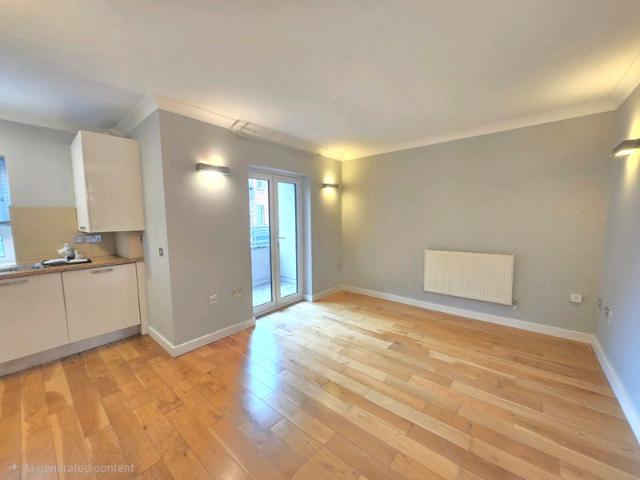 Sutton, Bight one bedroom.with balcony clos to sta
