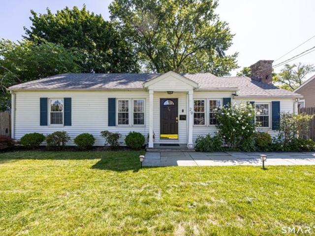 Sutton Dr W, Stamford, Home For Sale