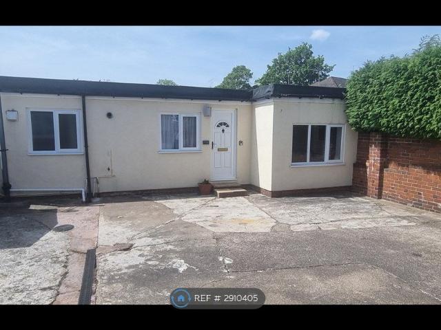 Sutton Drive, Stoke On Trent ST4, 1 bed detached house to rent, £1,125 pcm | PrimeLocation