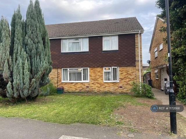 Sutton Hall Road, Hounslow, TW5 2 bed maisonette to rent £1,625 pcm £375 pw