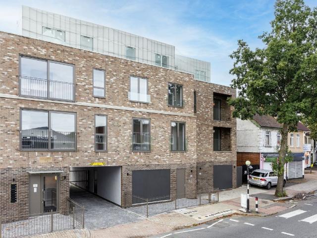 Sutton SM1, 1 bed flat to rent, £1,350 pcm | PrimeLocation