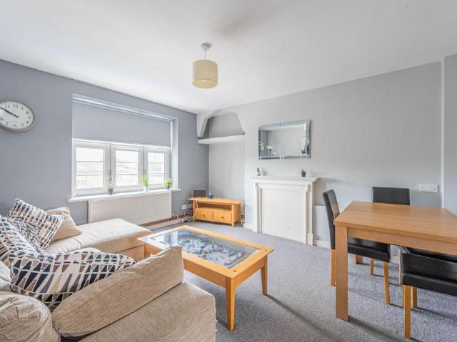 Sutton Street, Shadwell, London, E1 3 bed flat to rent £3,000 pcm £692 pw