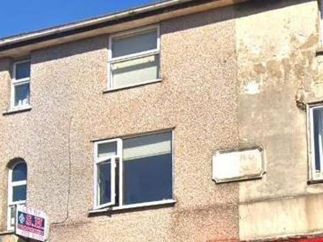 SUTTON PARADE, CHURCH ROAD, HENDON. 4 bed flat to rent £3,000 pcm £692 pw