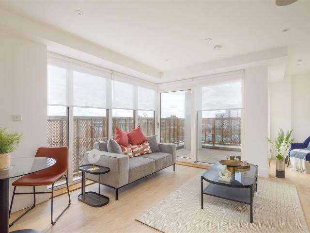 Sutton Park House, 15 Carshalton Rd SM1, 1 bed flat to rent, £1,700 pcm | PrimeLocation