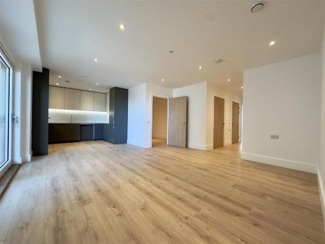 Sutton Park House, Central Sutton. SM1, 2 bed flat to rent, £2,400 pcm | PrimeLocation