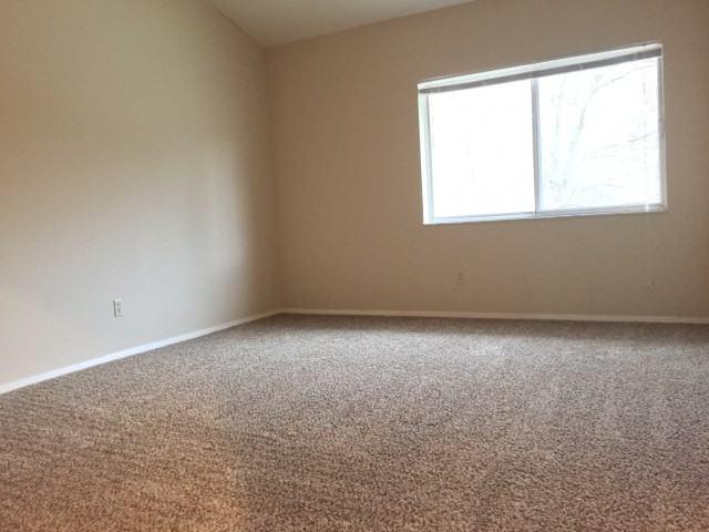 Sutton Place Apartments and Townhomes 1 Bedroom Apartment for Rent at 1132 Deliquia Dr, Cincinnati, OH 45230 Mount Washington