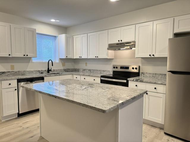 Sutton Place Apartments and Townhomes 2 Bedroom Apartment for Rent at 1132 Deliquia Dr, Cincinnati, OH 45230 Mount Washington