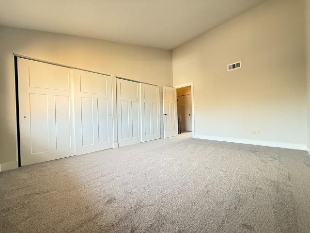 Sutton Place Apartments and Townhomes 2 Bedroom Apartment for Rent at 1132 Deliquia Dr, Cincinnati, OH 45230 Mount Washington