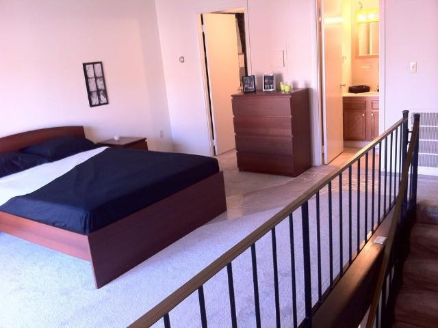 Sutton Place Apartments and Townhomes 2 Bedroom Apartment for Rent at 1132 Deliquia Dr, Cincinnati, OH 45230 Mount Washington