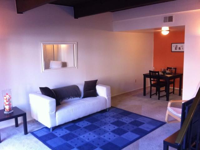 Sutton Place Apartments and Townhomes 2 Bedroom Apartment for Rent at 1132 Deliquia Dr, Cincinnati, OH 45230 Mount Washington