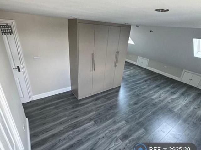 Sutton Road, Hounslow, TW5 Studio to rent £1,000 pcm £231 pw
