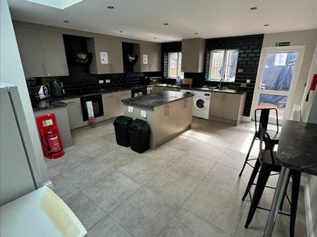 Sutton Road, Hounslow TW5, Room to rent, £900 pcm | PrimeLocation