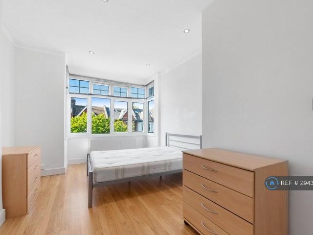 Sutton Road, London, N10 2 bed flat to rent £1,750 pcm £404 pw