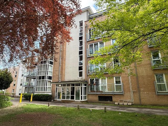 Suttones Place, Hampshire SO15 1 bed flat to rent £1,000 pcm £231 pw