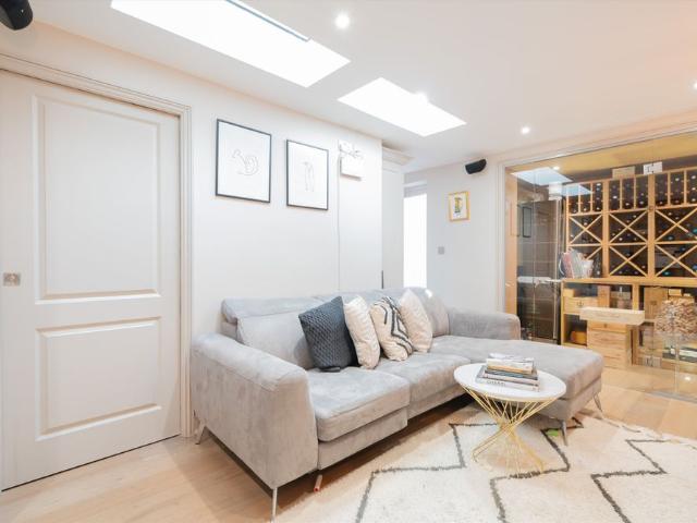 Sutherland Avenue, W9, London
