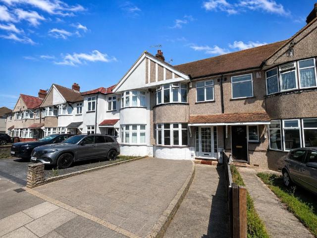 Sutherland Avenue, Welling, Kent, DA16 3 bed terraced house to rent £2,100 pcm £485 pw