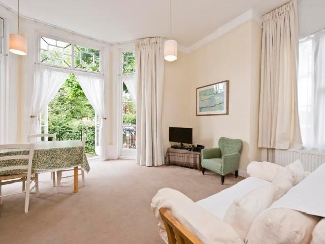 Sutherland Avenue, London, W9
