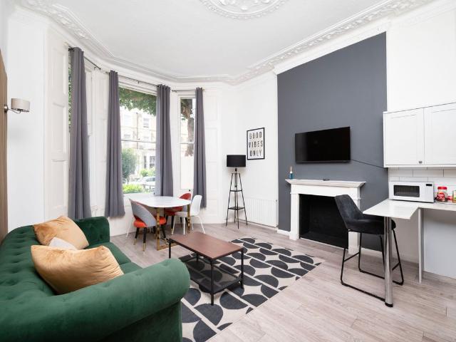 Sutherland Avenue, Maida Vale, London W9, 2 bed flat to rent, £3,250 pcm | PrimeLocation