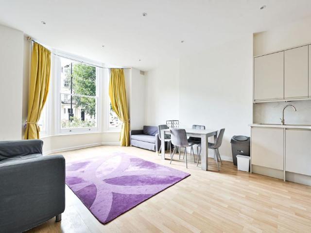 Sutherland Avenue, Maida Vale. 2 bed flat to rent £4,000 pcm £923 pw