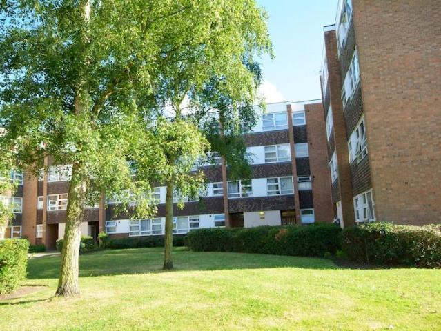 Sutherland Grove, Teddington, London TW11, 3 bed flat to rent, £1,900 pcm | PrimeLocation