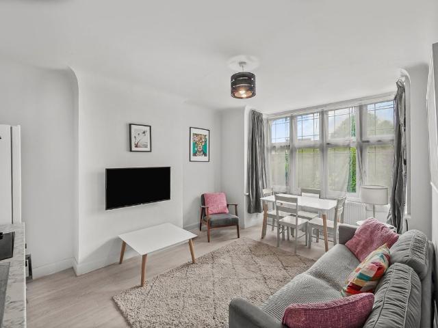 Sutherland Grove, West Hill SW18, 4 bed property to rent, £4,500 pcm | PrimeLocation