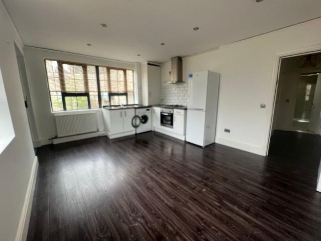 Sutherland Road, London E17, 1 bed flat to rent, £1,500 pcm | PrimeLocation
