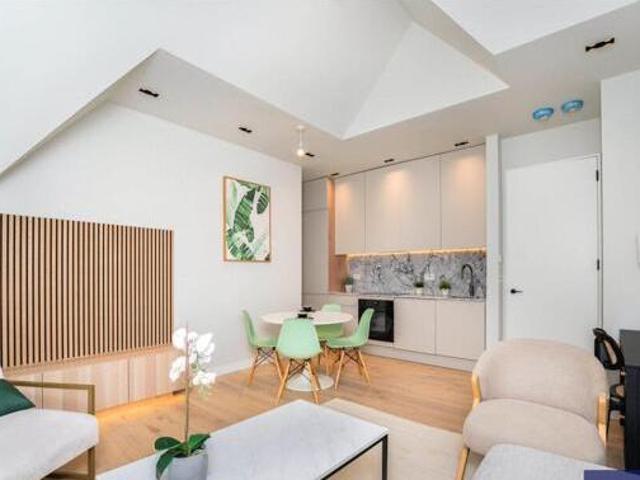 Sutherland Road, London, 2 Bedroom Flat