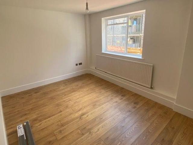 Sutherland Road, Walthamstow E17 2 bed apartment to rent £2,000 pcm £462 pw