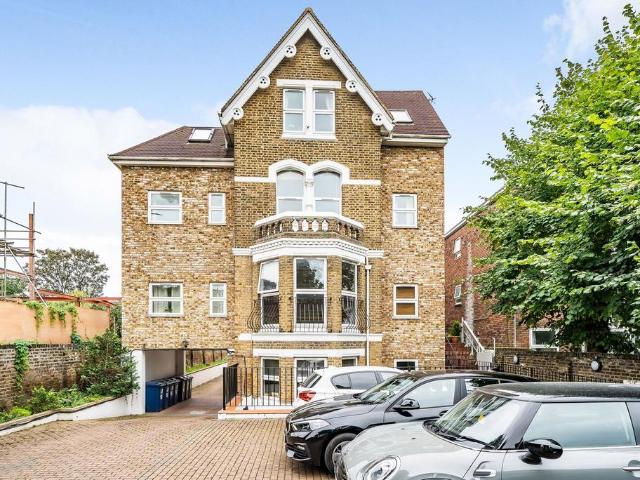 Sutherland Road, West Ealing, London. 1 bed flat to rent £1,800 pcm £415 pw