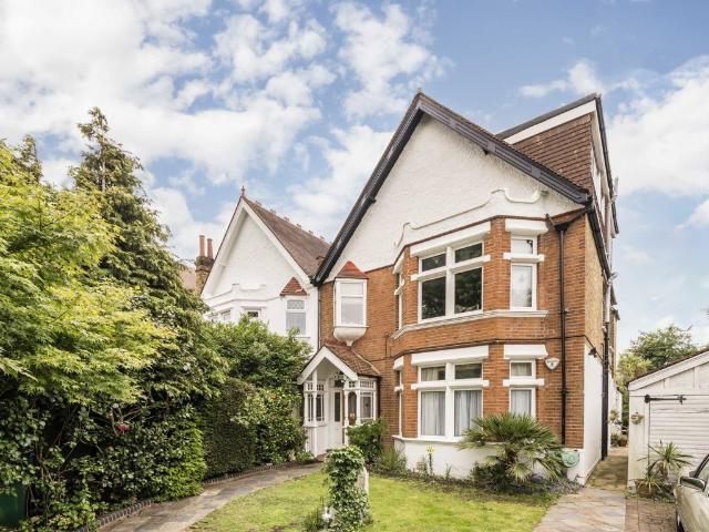 Sutherland Road, West Ealing W13, 3 bed flat to rent, £2,400 pcm | PrimeLocation