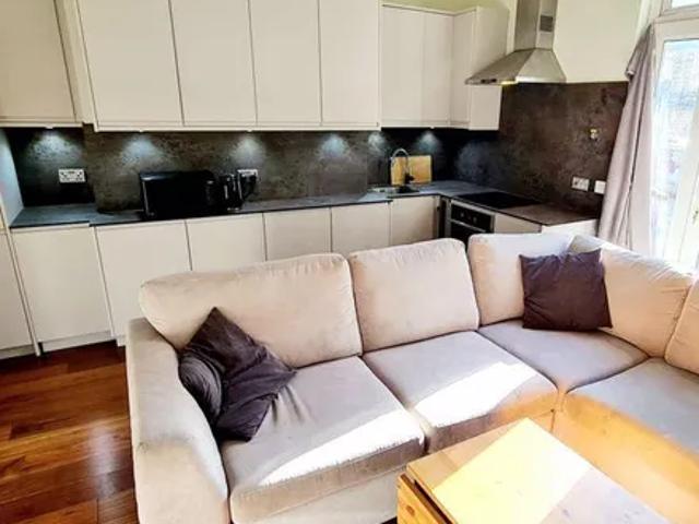 SW19 Estate Agents, 119 Merton Road, London, SW19 1ED, United Kingdom | 2 bed apartment for rent #140399696 | Rentberry
