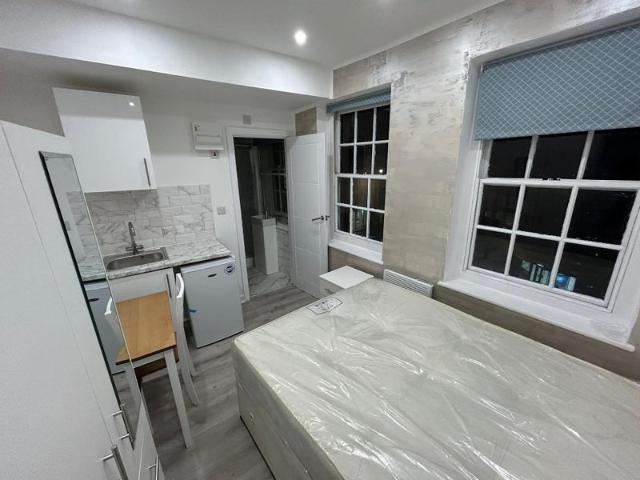 SW1V Victoria/Pimlico Double Studio Brand New