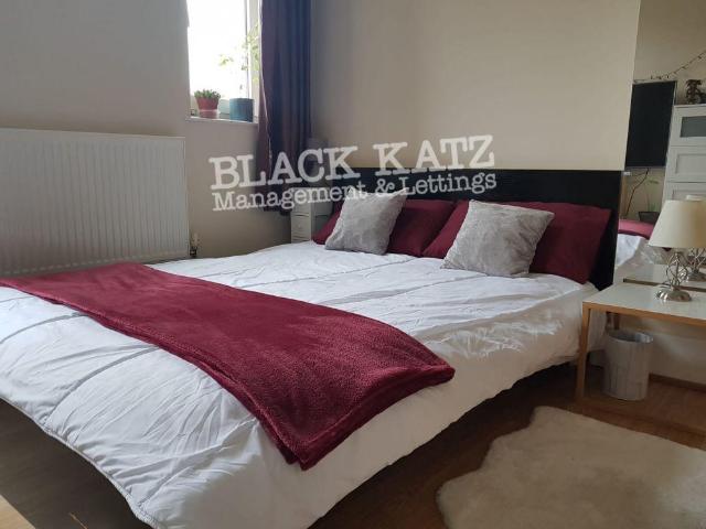 SW8 4 bed apartment to rent £3,467 pcm £800 pw