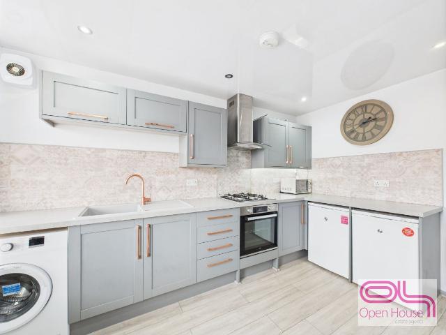 Symonds Road, Fulwood, Preston PR2, 2 bed flat to rent, £1,275 pcm | PrimeLocation