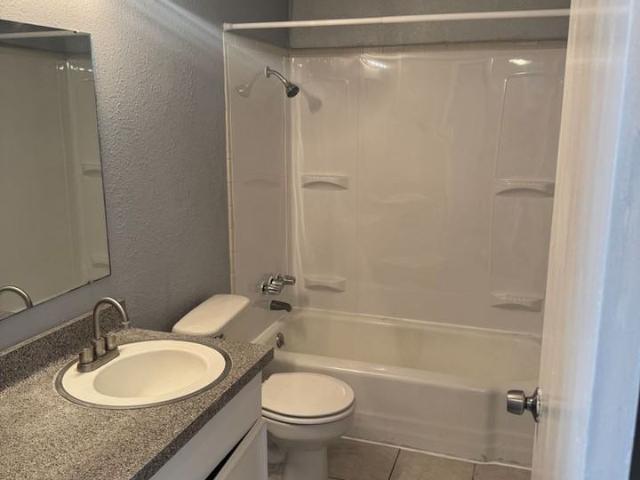 Symphony Apartments 2 Bedroom Apartment for Rent at 5808 S Alameda St, Corpus Christi, TX 78412 Bay Area