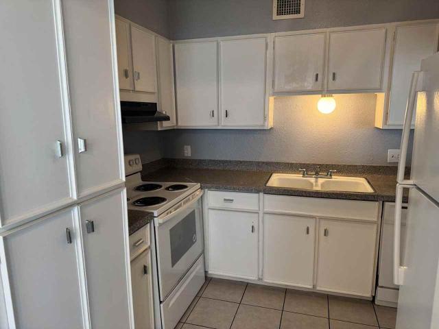Symphony Apartments 2 Bedroom Apartment for Rent at 5808 S Alameda St, Corpus Christi, TX 78412 Bay Area