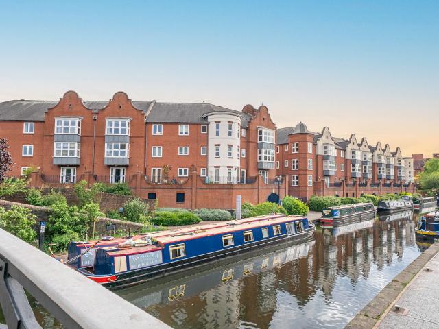 Symphony Court, Birmingham B16, 3 bed flat to rent, £1,650 pcm | PrimeLocation