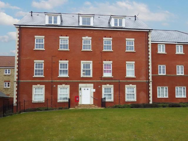 Symphony House, Swindon SN25 2 bed apartment to rent £1,175 pcm £271 pw