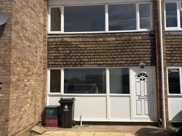 Sycamore Way, Clacton on Sea, Essex. 3 bed terraced house to rent £1,275 pcm £294 pw