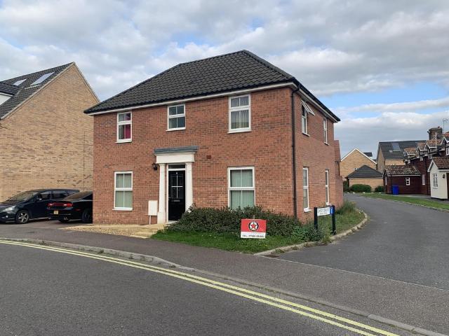 Sycamore Drive, Beck Row, BURY ST. 4 bed house to rent £1,715 pcm £396 pw