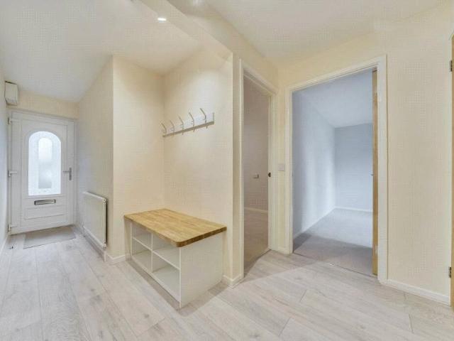 Sycamore Drive, Carterton OX18, 2 bed flat to rent, £1,450 pcm | PrimeLocation
