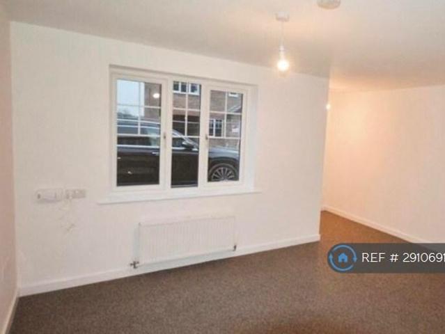 Sycamore Drive, Chesterfield, S42 3 bed semi detached house to rent £1,550 pcm £358 pw