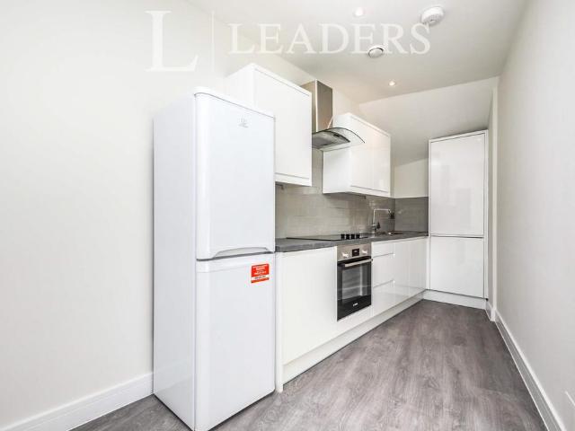 Sycamore House, 40 High Street, GU6 1 bed flat to rent £1,050 pcm £242 pw