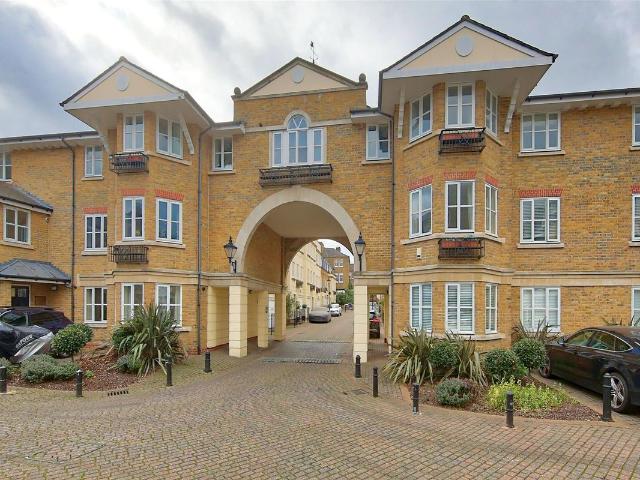 Sycamore Mews, London SW4, 2 bed flat to rent, £2,900 pcm | PrimeLocation