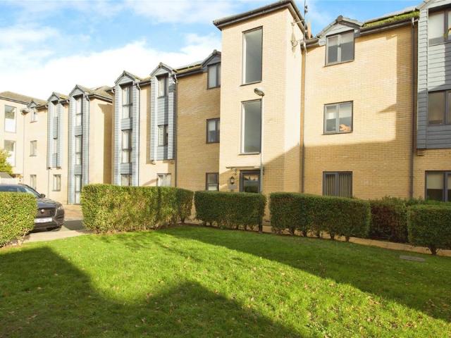 Sycamore Place, IG7 2 bed flat to rent £1,950 pcm £450 pw