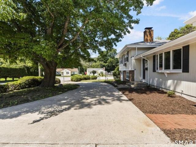 Sycamore Rd, Norwich, Home For Sale
